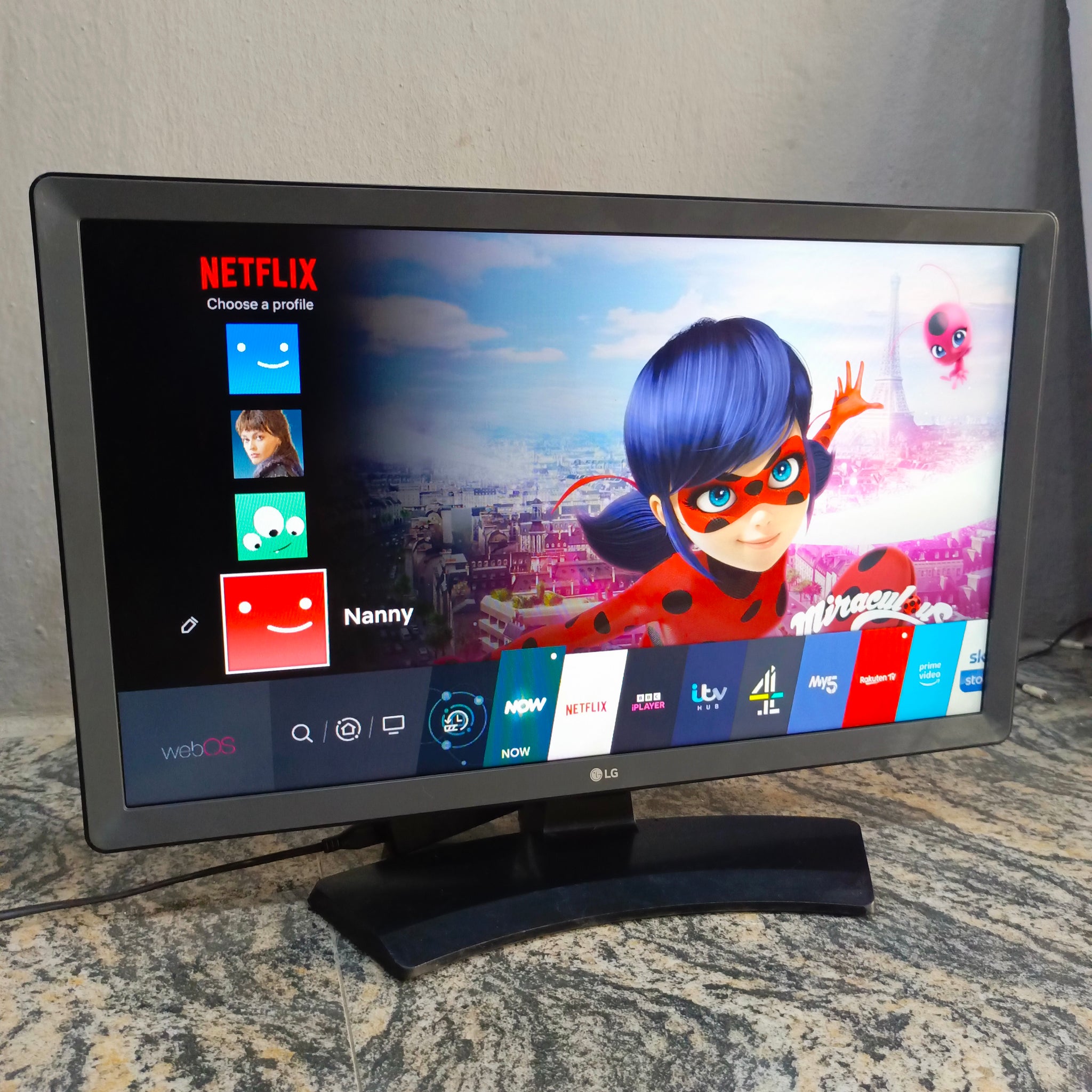 LG 24 inch 24TN510S webOS Smart Satellite Full HD LED TV (Built-in WiF ...