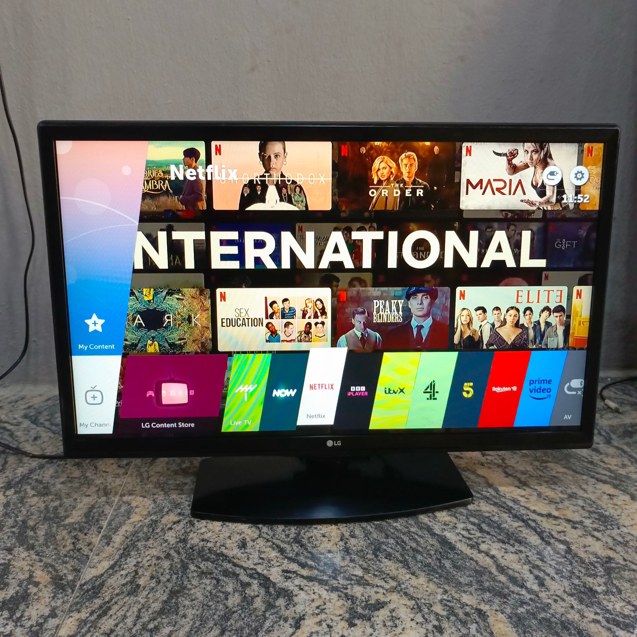 LG 24 Inch 24MT49S webOS Smart Satellite HD Ready LED TV (Built-in WiF ...