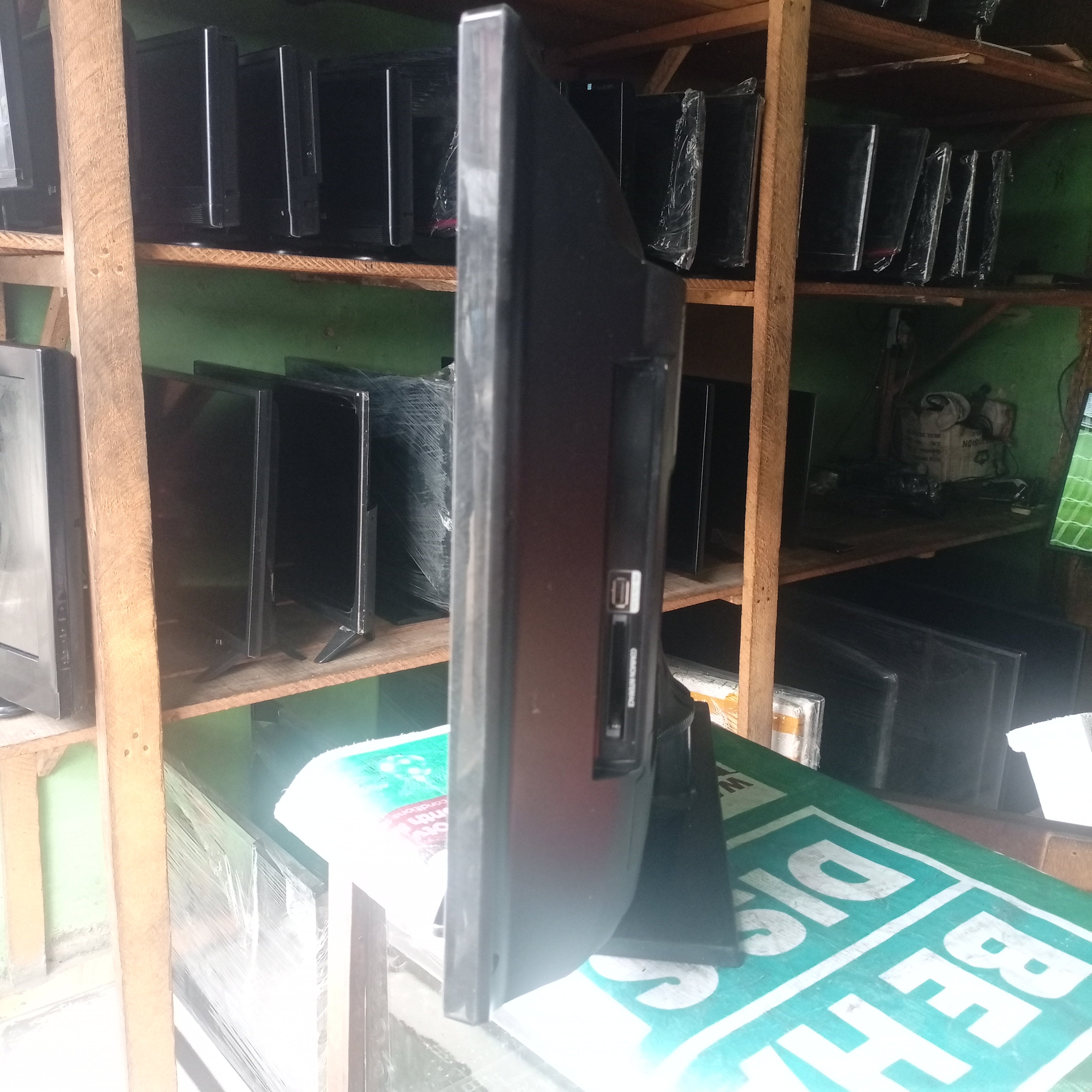 SAMSUNG 32 Inch UE32EH4000 Series 4 Widescreen FHD LED TV - London Use ...