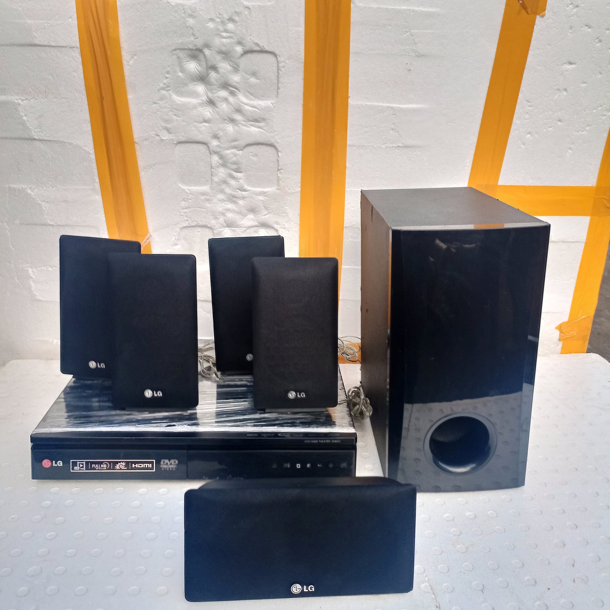 LG 5.1Ch 850W DVD Home Theater System (USB, FM, Aux, HDMI Out) - Forei ...