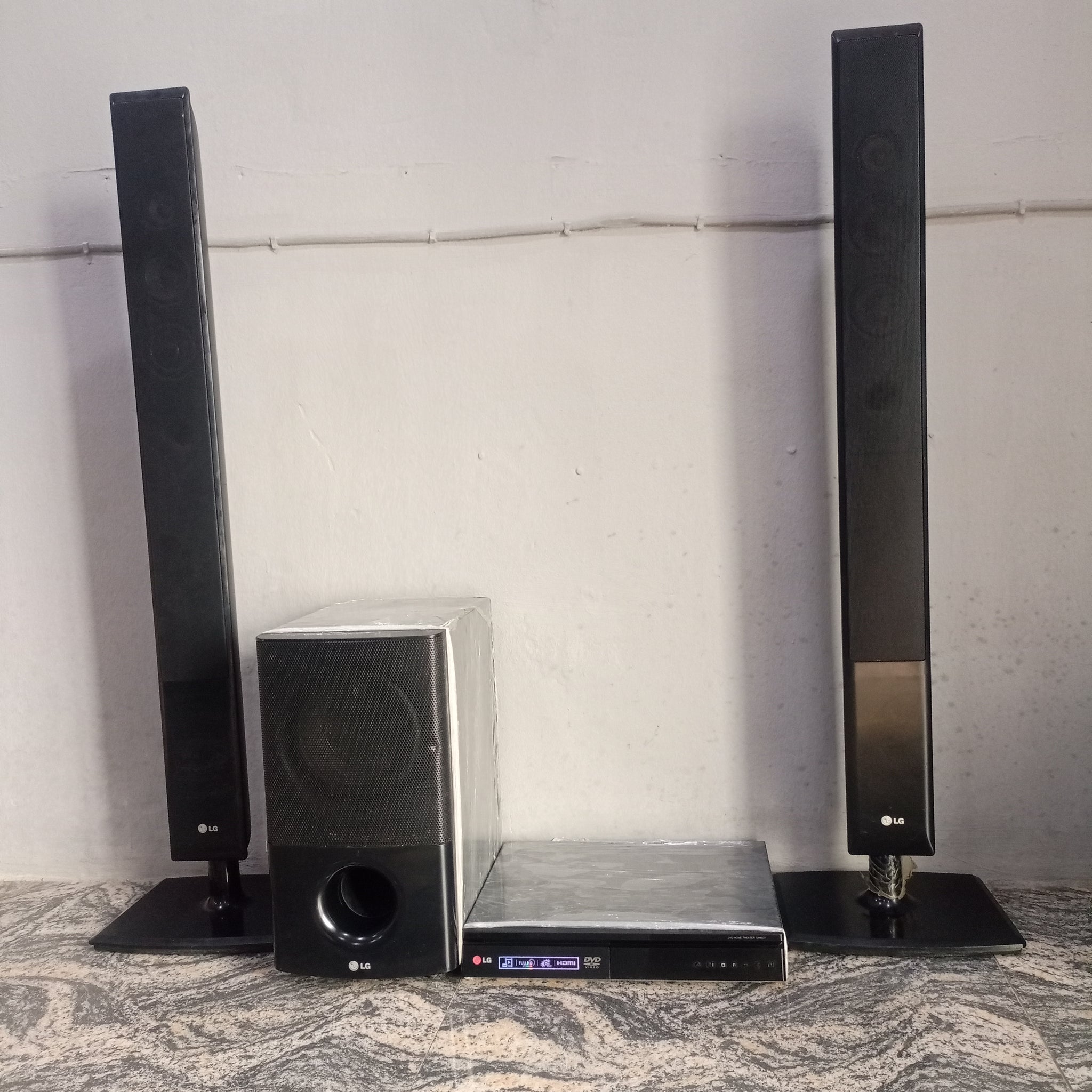 LG 2.1Ch 500W Tower DVD Home Theater System (USB, FM, Aux, Optical, HD ...